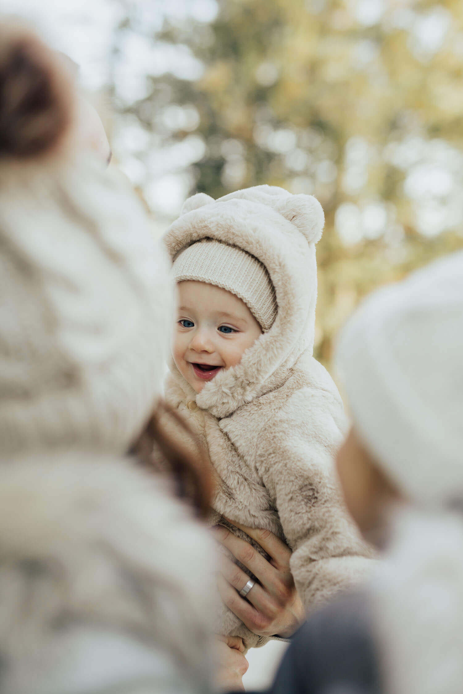 Family Photo Shoot Tips & Outfit Inspiration - Little Blank Diaries